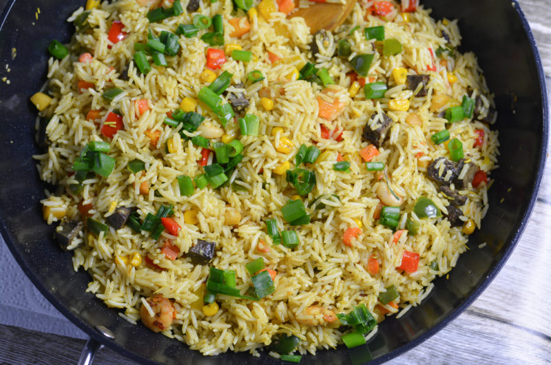 Healthy Nigerian fried rice recipe - Daddy's Nom